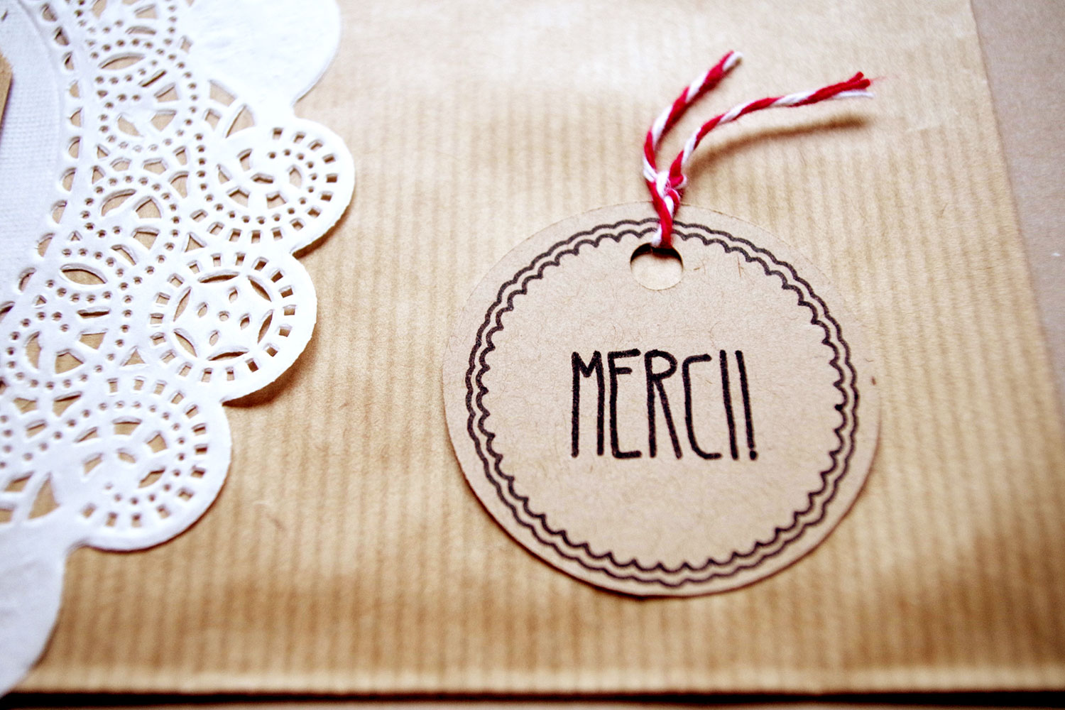 Kit-sachet-kraft-et-napperondentelle – Atelier Fête Unique